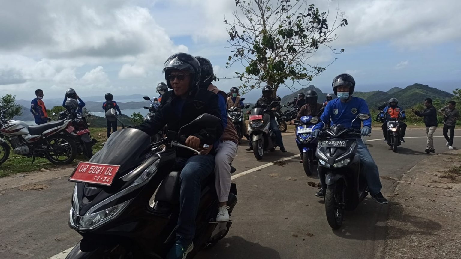 Touring Naik Motor Menikmati Indahnya Pantai Sekotong – Lombok News